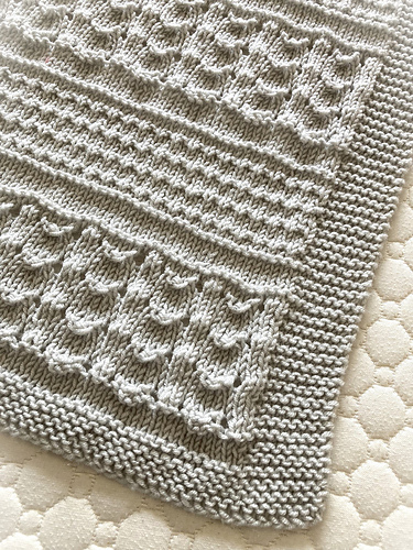 Ravelry: Seren Baby Blanket pattern by Daisy Gray Knits