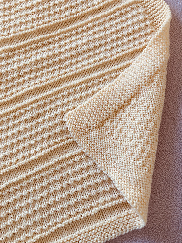 Ravelry: Idris Baby Blanket in Aran or DK pattern by Daisy Gray Knits