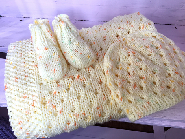 Ravelry: Easy Eyelets Baby Blanket Set pattern by Daisy Gray Knits