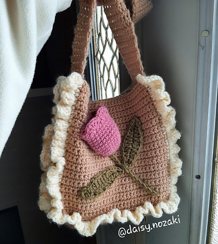 Ravelry: Tulip Shoulder Bag pattern by Charlotte Daisy Nozaki