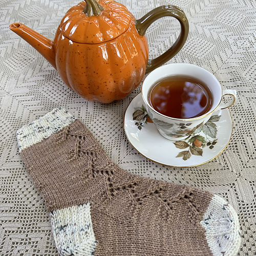 Ravelry: Pumpkin Patch Socks pattern by Dana Rae Makes