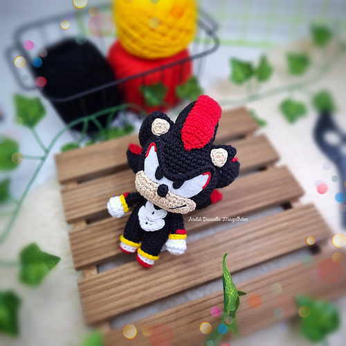 Ravelry: Shadow, the hedgehog pattern by Danielle Magalhães