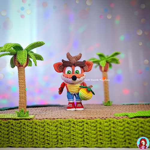 Ravelry: Crash Bandicoot pattern by Danielle Magalhães