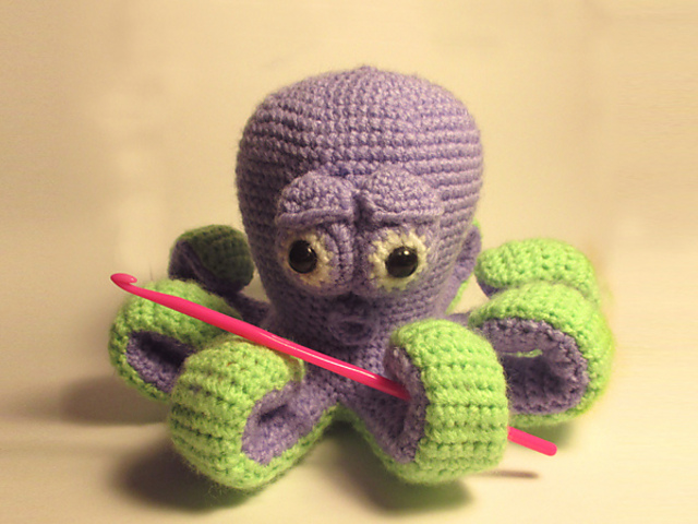 Ravelry: Octavius the octopus pattern by Daniela Tietjen