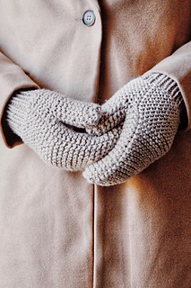 Ravelry: The Frostfall Mittens pattern by Darling J'Adore