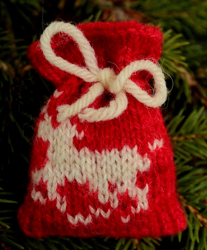 Ravelry: 27 Knitted Christmas Santa Sacks pattern by Bekki Hill