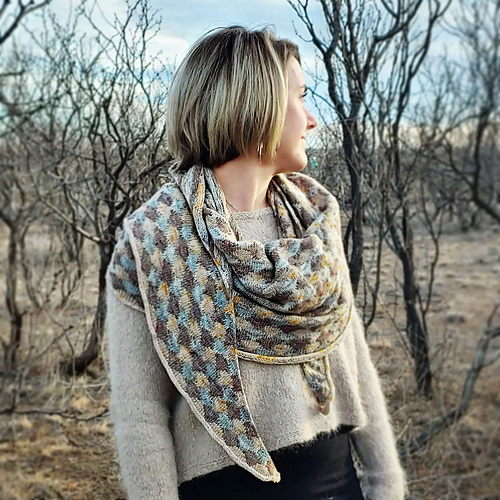 Ravelry: Hackberry Crescent pattern by Dawn Barker