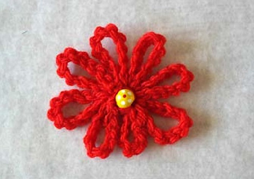 Ravelry: Easy flower for absolute beginners pattern by De Haakbrigade