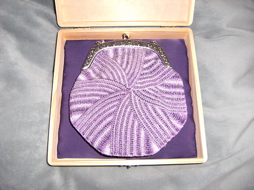 Ravelry: Caroline pattern by Angela Rothfus