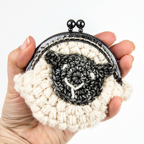 Ravelry: Purse for Ewe pattern by Dear Ewe Designs