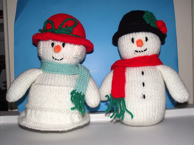 Ravelry: Mr. & Mrs. Frosty pattern by Jean Greenhowe