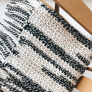 Ravelry: The Bainet pattern by DeBrosse