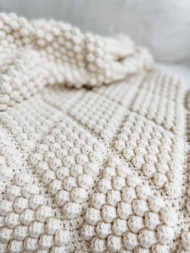 Ravelry: The Dyaman Throw pattern by DeBrosse