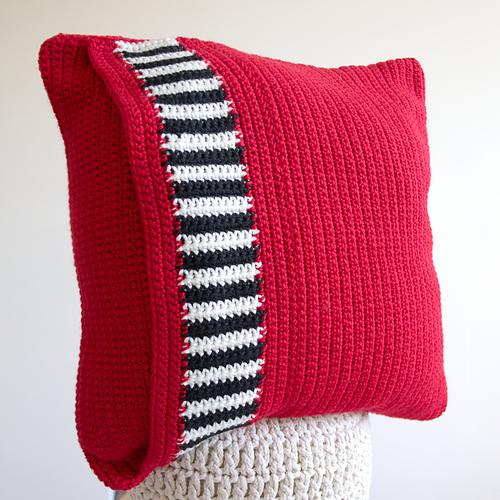 Ravelry: Red Rum Cushion pattern by Leonie Morgan