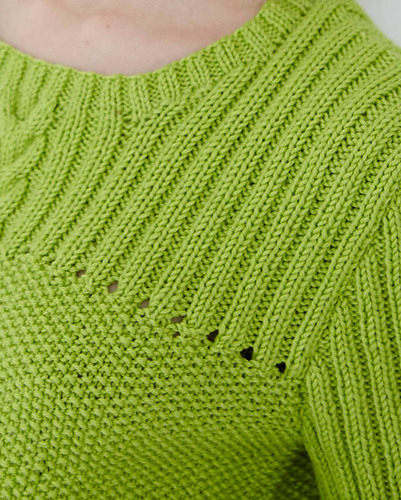 Ravelry: DB073 - Moss Stitch & Rib Top pattern by Debbie Bliss