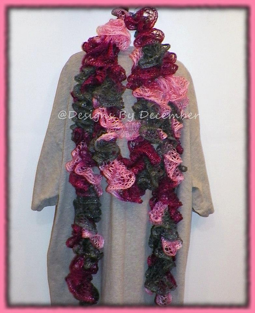 Ravelry: Ruffled Sashay Scarf pattern by Tip Junkie