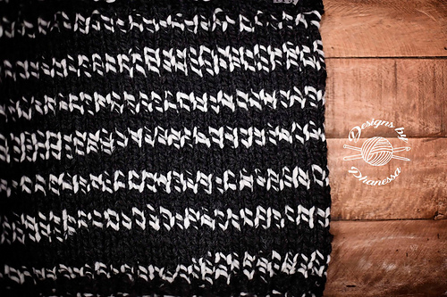 Ravelry: Chunky Ash Cowl pattern by Phanessa Fong