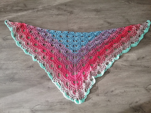 Ravelry: Virus Shawl | Virustuch pattern by Julia Marquardt
