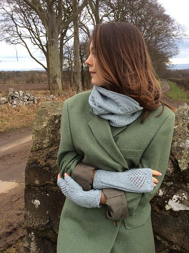 Ravelry: Seol Mittens pattern by Di Gilpin