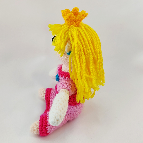 Ravelry: Princess Peach pattern by Emma Briney