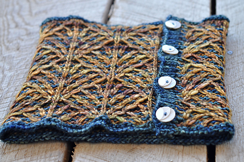 Ravelry: Deco Fans Cowl pattern by Sara Huntington Burch