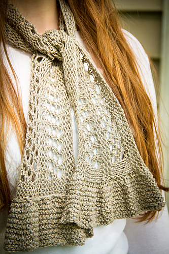 Ravelry: Silverstar Scarfette pattern by Lisa Seifert