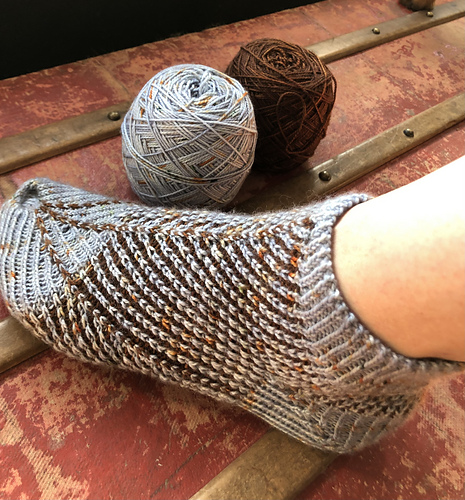 Ravelry: V V Socks pattern by Beatrice Mase