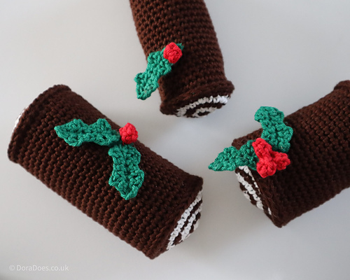 Ravelry: Yule Log Ornament pattern by Dora Does