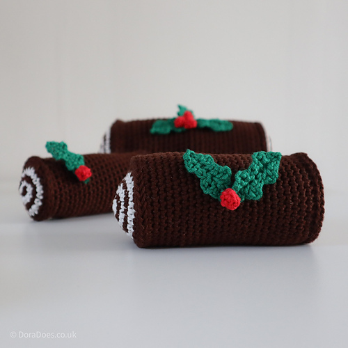 Ravelry: Yule Log Ornament pattern by Dora Does