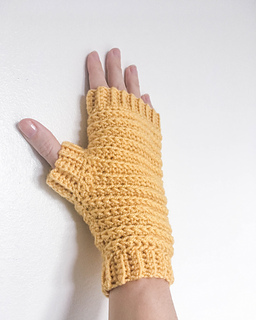 Ravelry: Mighty Mitts pattern by Dora Does