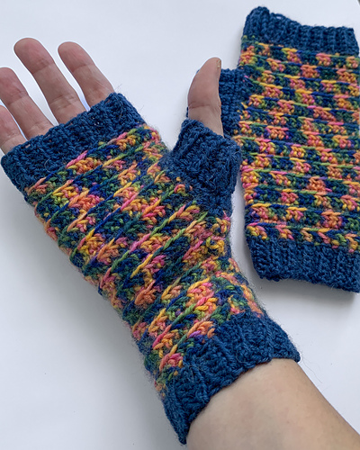 Ravelry: Mighty Mitts pattern by Dora Does
