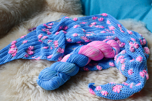 Ravelry: The Lotus Pool Shawl (assigned pooling) pattern by Dora Does