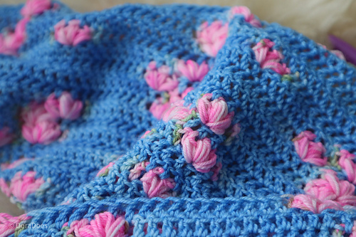 Ravelry: The Lotus Pool Shawl (assigned pooling) pattern by Dora Does