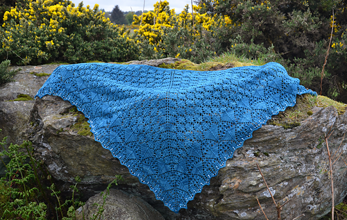 Ravelry: Farewell Winter Shawl pattern by bluewillowknits