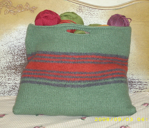 Ravelry: Felted knitting tote pattern by Peggy Schultz
