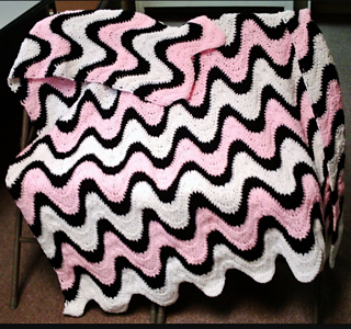 Ravelry: 3 Color Exaggerated Ripple pattern by Margaret Eldridge