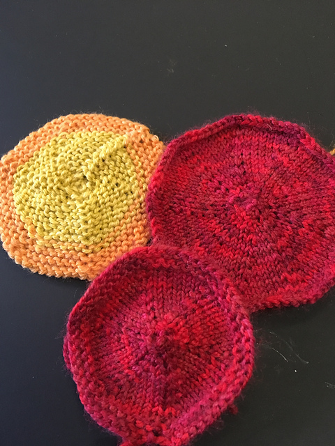 Ravelry: How to Knit a Flat Circle pattern by Alyssa Lynough