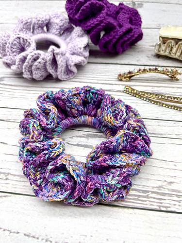 Ravelry: Super Easy Hair Scrunchie pattern by Dreamee Crochet