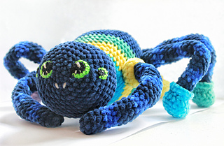 Ravelry: Plush spider pattern by Nadezhda Bodunenko