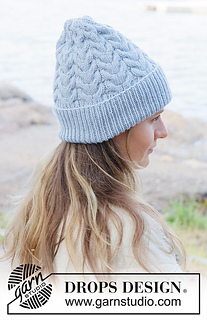 Ravelry: 253-2 Frosted Bloom Hat pattern by DROPS design