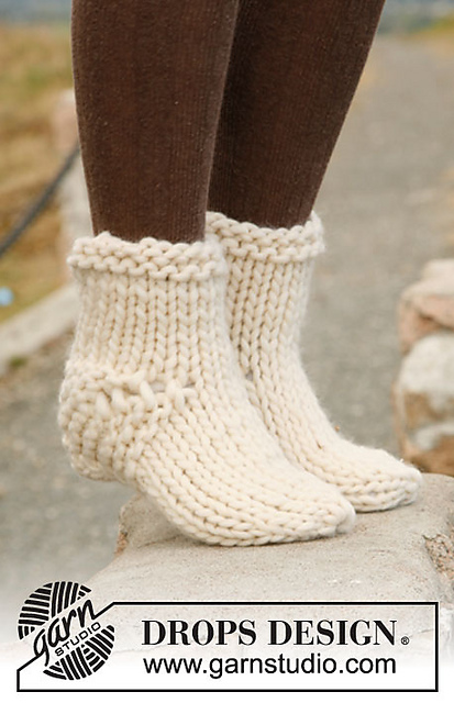 Ravelry: 131-25 Socks in Polaris pattern by DROPS design