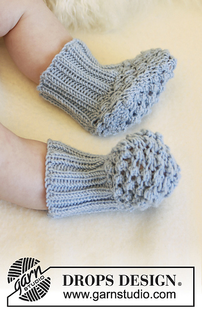 Ravelry: B21-25 Blueberry Booties pattern by DROPS design