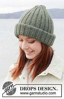 Ravelry: 242-55 Forest Grove Hat pattern by DROPS design