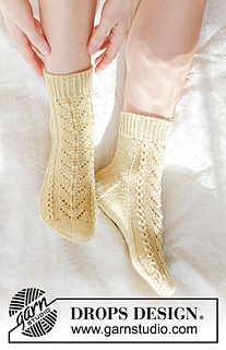 Ravelry: 247-20 Bright Morning Socks pattern by DROPS design