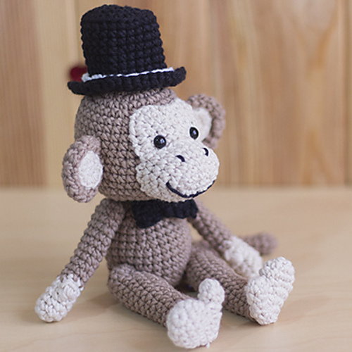 Ravelry: Amigurumi Monkey pattern by Duende de los Hilos
