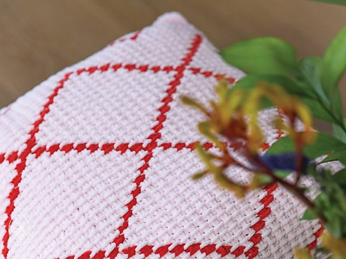 Ravelry: Velvet Cushion pattern by Durable Yarn