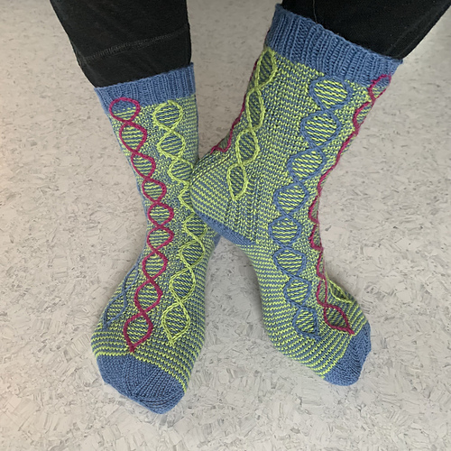 Ravelry: Hydra Scales pattern by Clair Wyvern