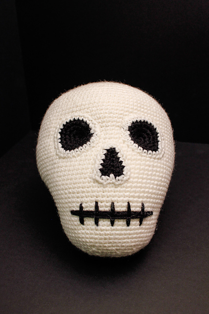 Ravelry: Skull Plush pattern by Grace Marshall