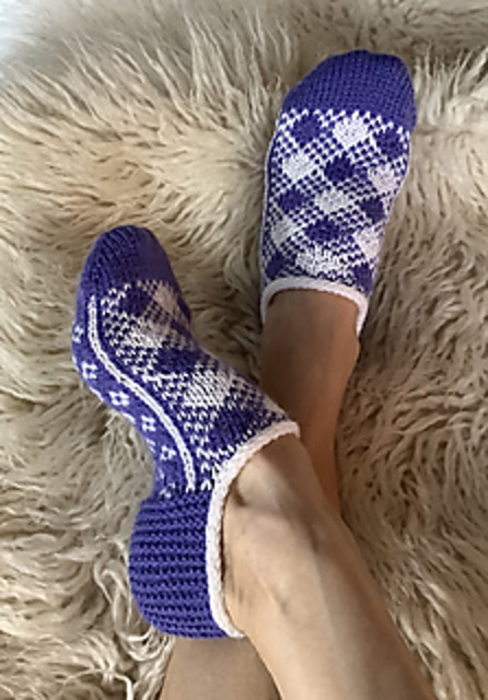 Ravelry: Shepherd's Plaid Slippers pattern by Ellen M. Puff