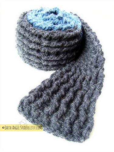 Ravelry: Chunky Ribbed Scarf pattern by Angel Scott